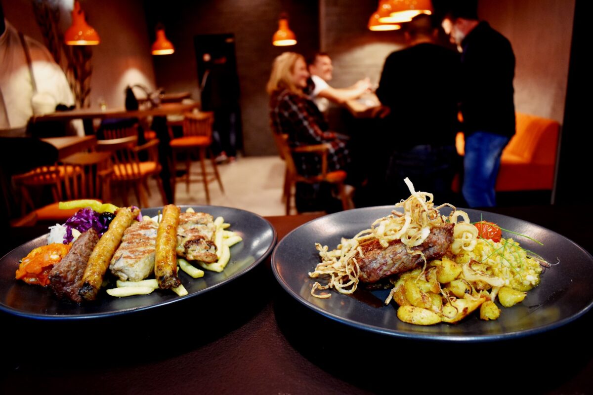 Chef Ante Ojdanić otvorio “Street food 21210” - Magazin za turizam i ...